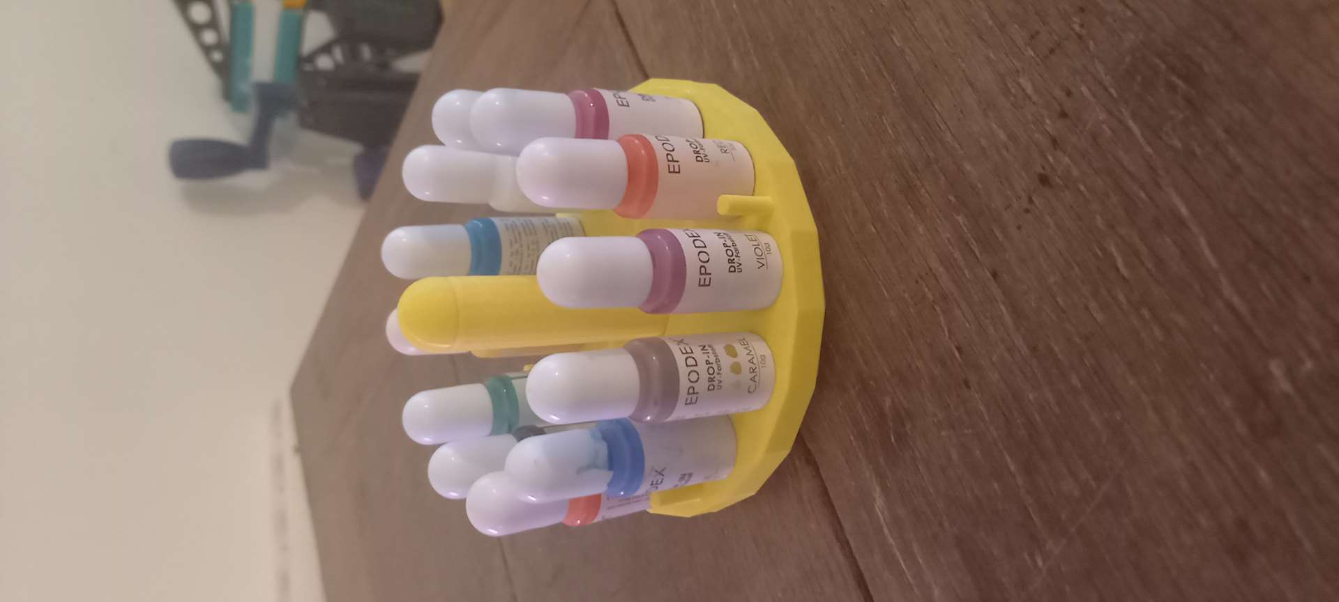 Free STL file 20mm diameter vial holder・Design to download and 3D print ...